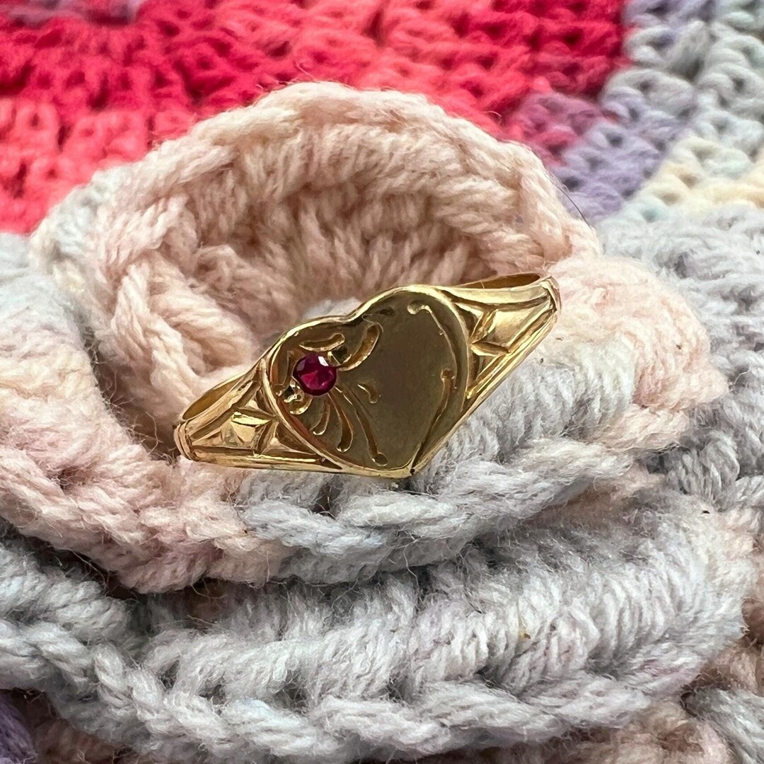 1980s 9ct Heart Ruby Signet Ring Size L.5 [USA 6] Solid Vintage 9k ...