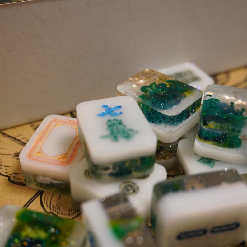 Mini Travel-sized Resin Riichi Mahjong Tiles – White Fronts With ...