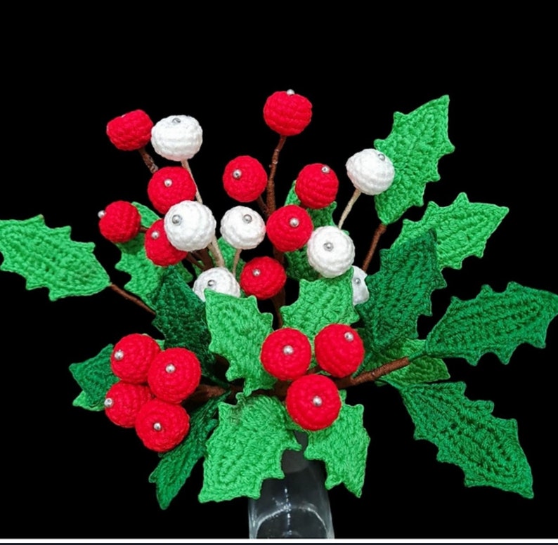 Easy Crochet Christmas Holly Leaves and Berries Pattern | DIY Holiday ...