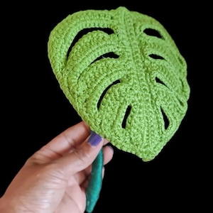 Easy Crochet Monstera Swiss Cheese Plant Pattern PDF | DIY Crochet Leaf Decor With Free Video ...