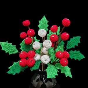 Easy Crochet Christmas Holly Leaves and Berries Pattern | DIY Crochet ...