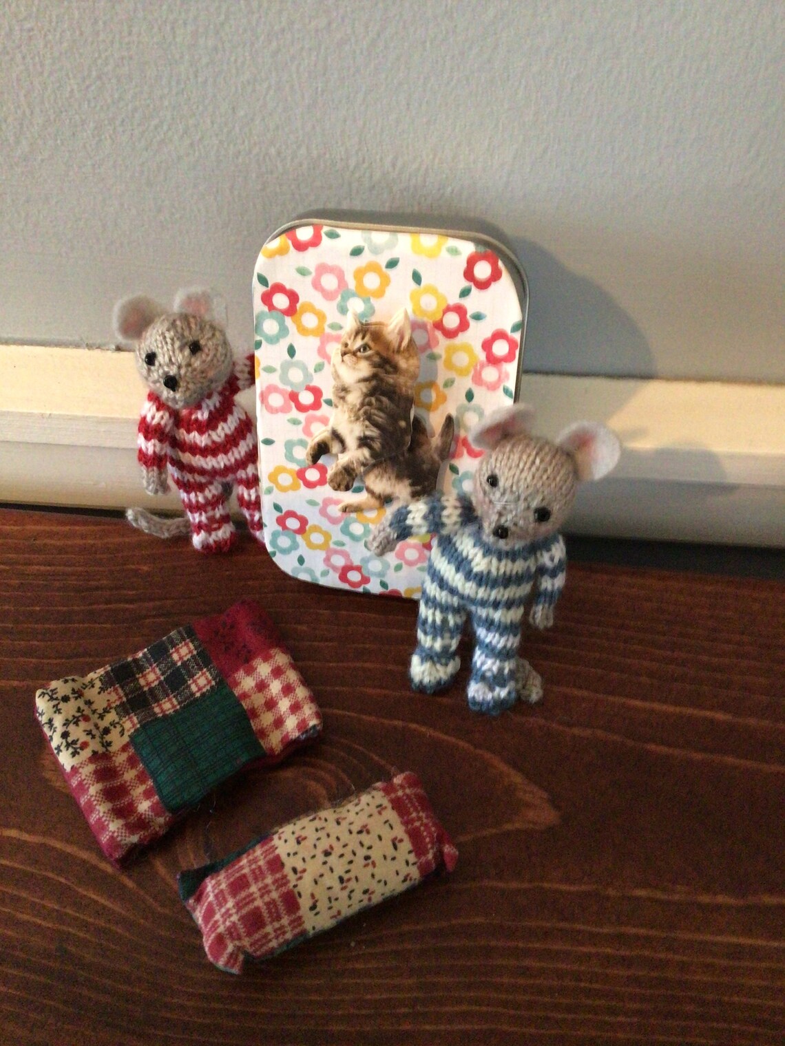 MICE IN A BOX Knitted Mice Soft Mice Collectible Mice - Etsy