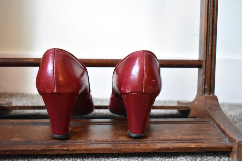 Red 1940's Red Cross Shoe Heels // Size 6.5 - Etsy
