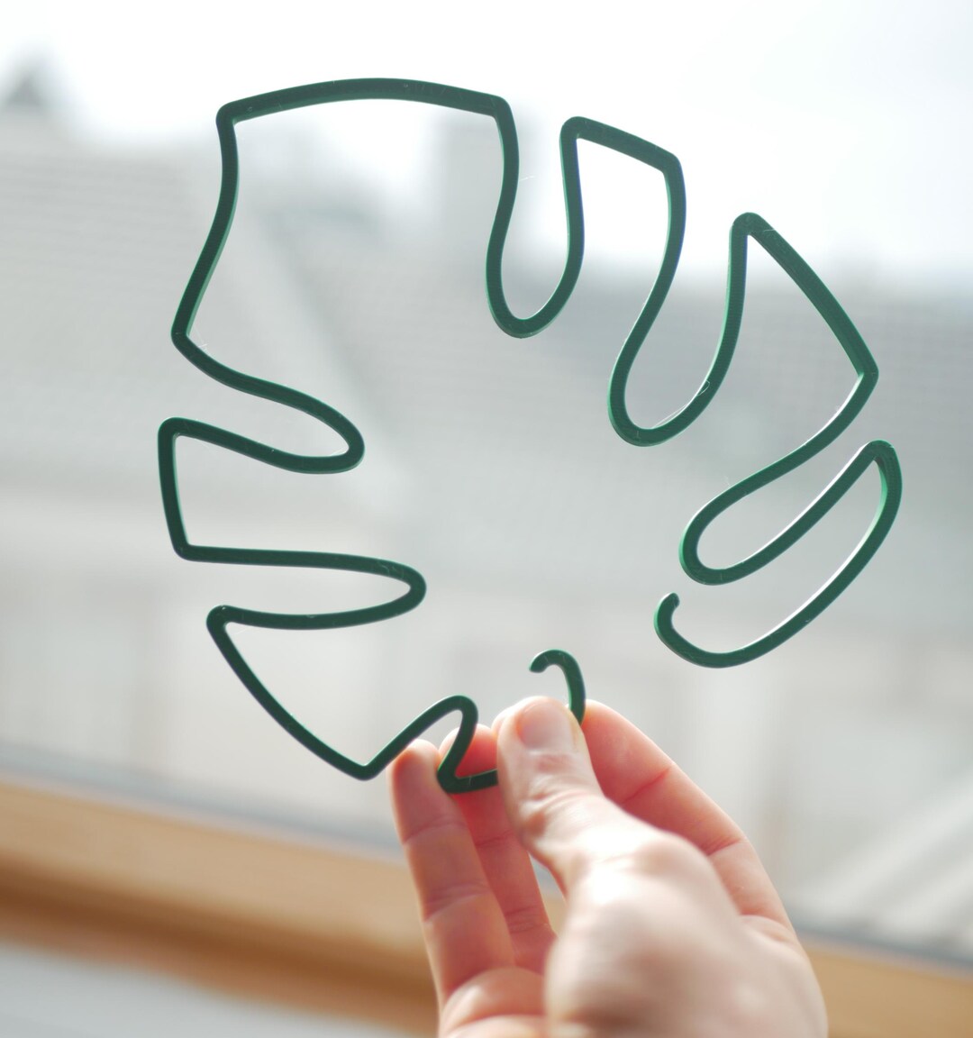 MONSTERA Support Discreet and Designer Support in the Shape of Monstera ...