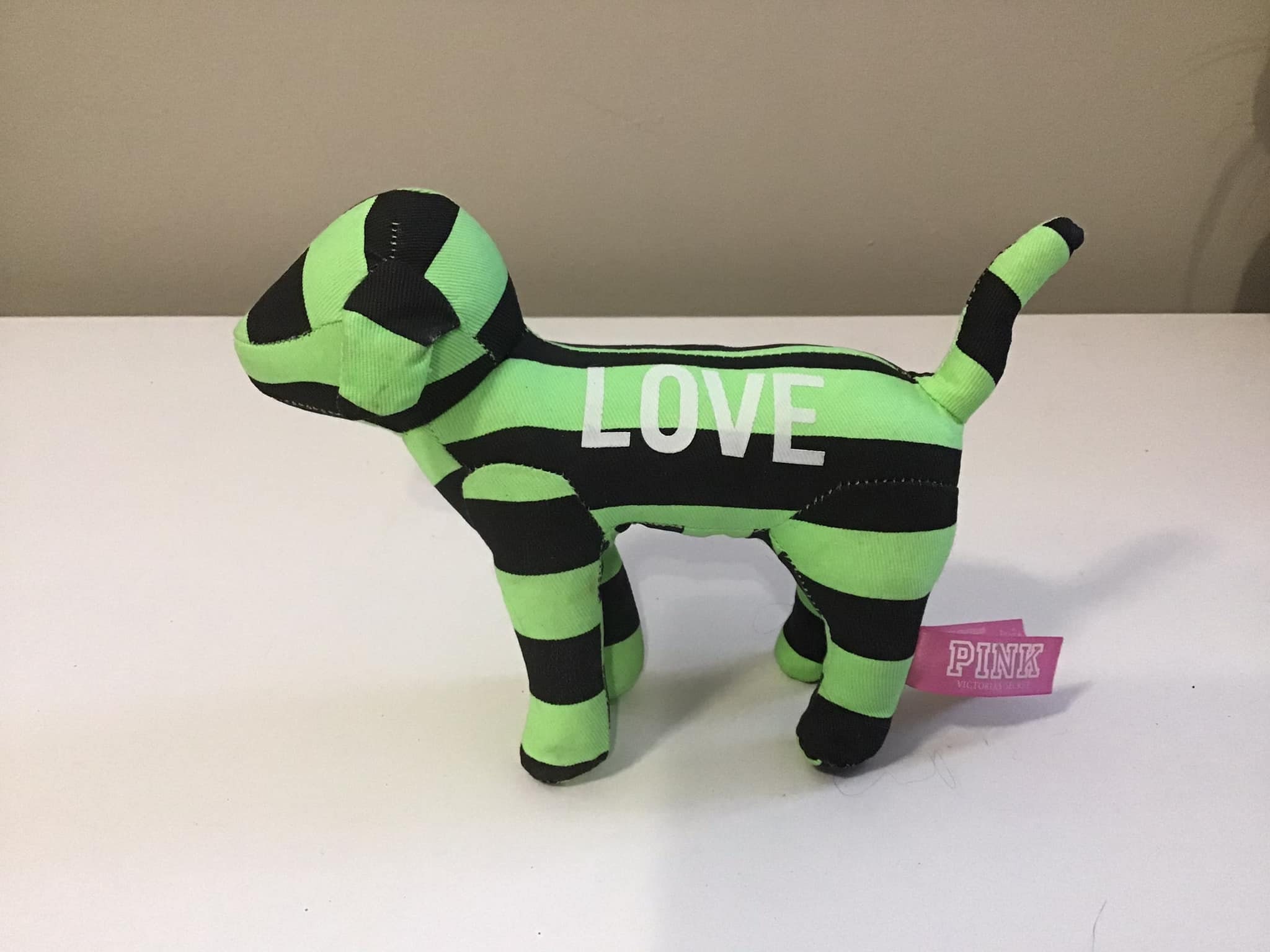 Victorias Secret Pink Dog Wallpaper