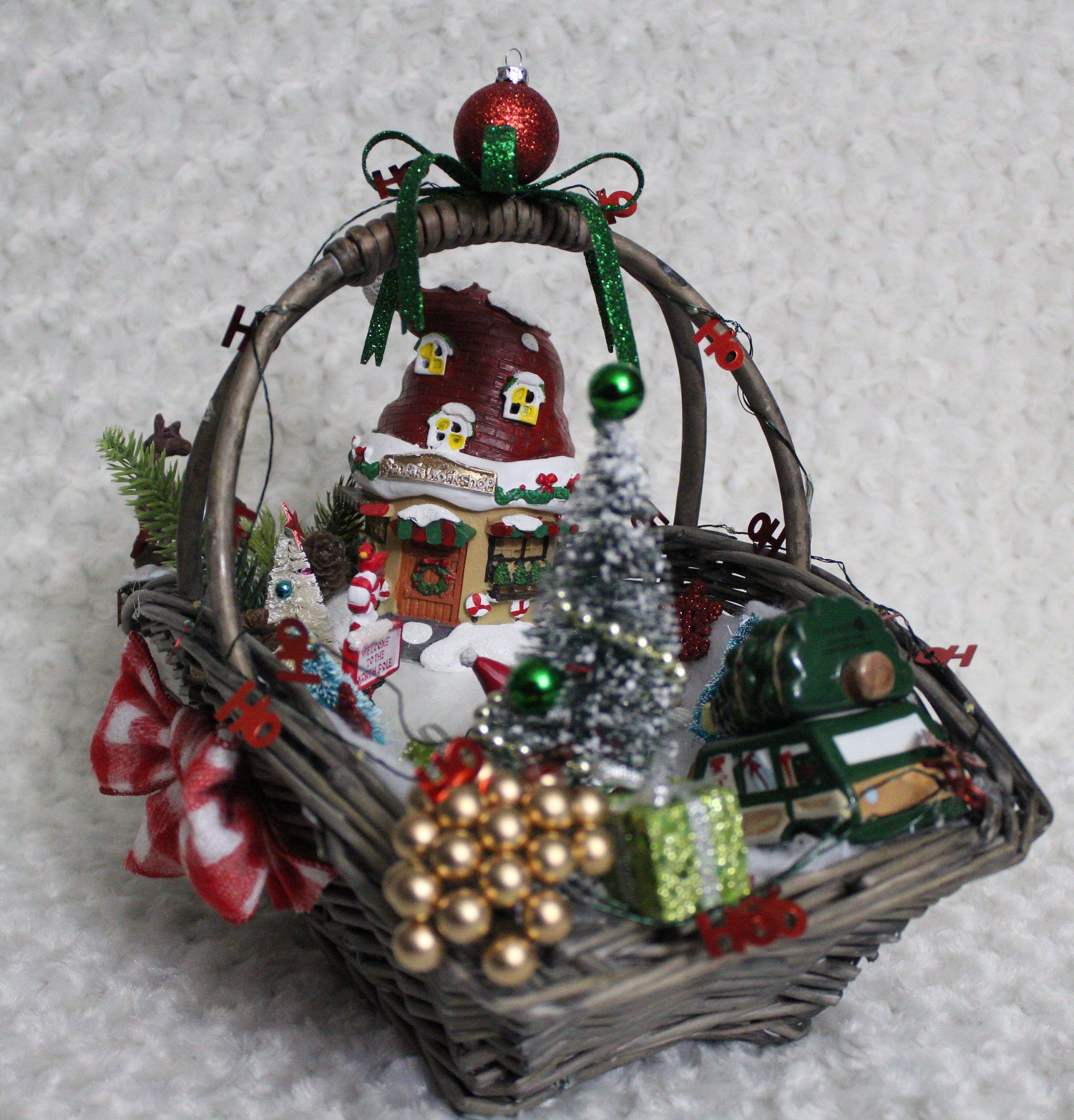 Christmas Basket Diorama With Santa & Mrs. Claus Kissing, a Cute Santa ...