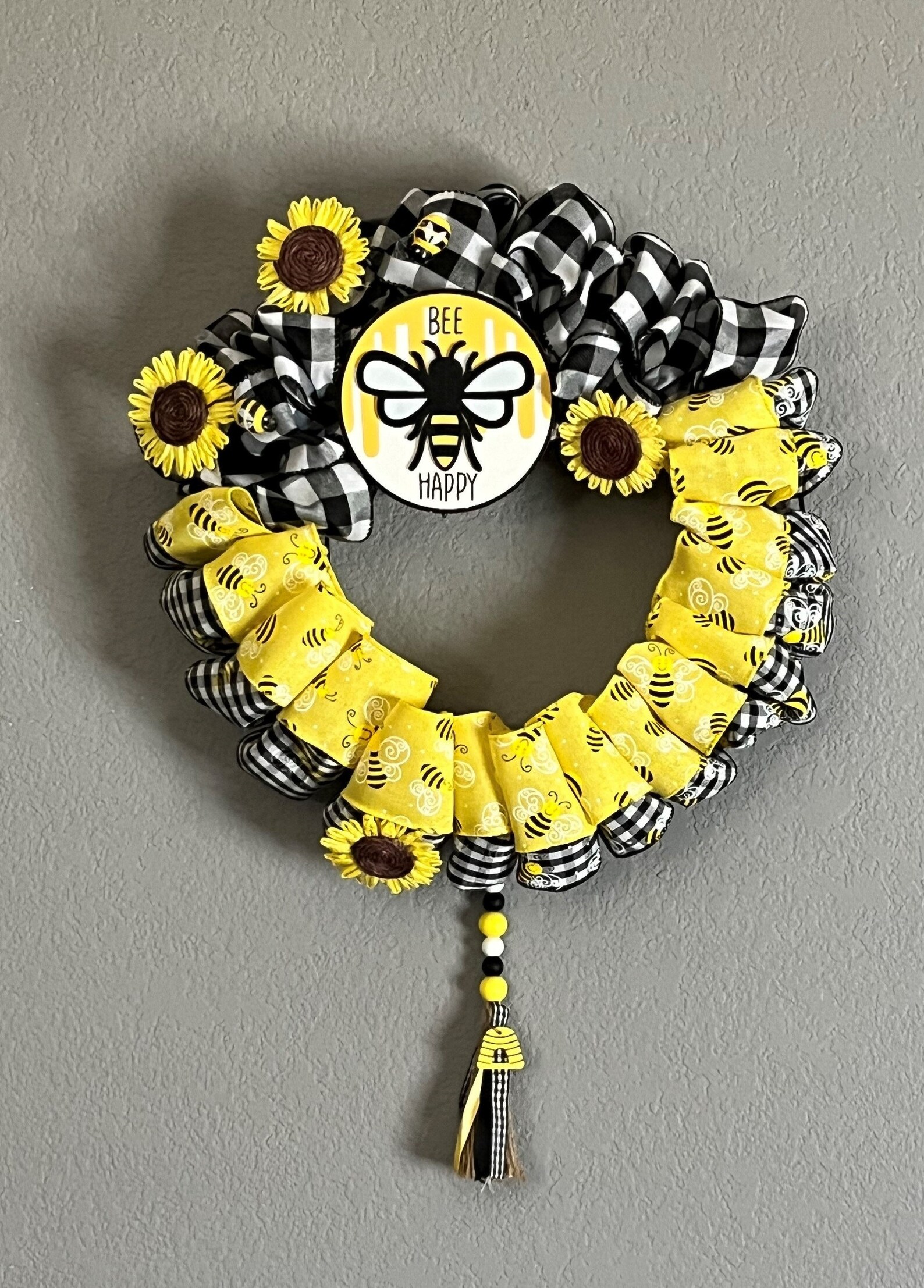Bee Happy Wreath: Buffalo Plaid & Bumble Bee Ribbon, Sunflower Decor - Etsy