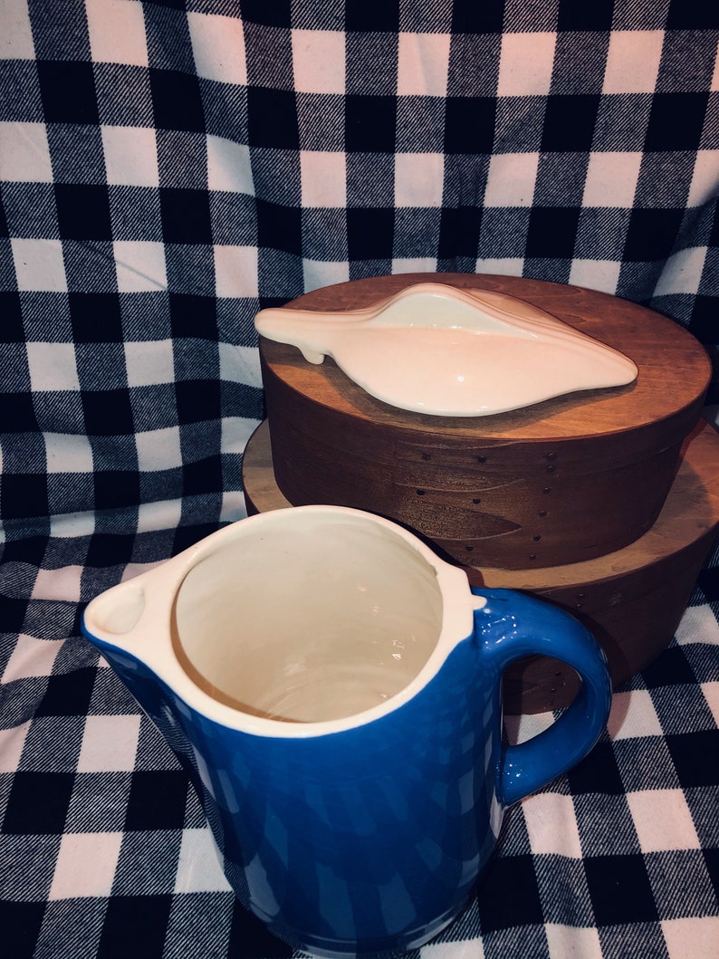Vintage and Rare 1938 UNIVERSAL POTTERIES Water Server Pitcher - Etsy