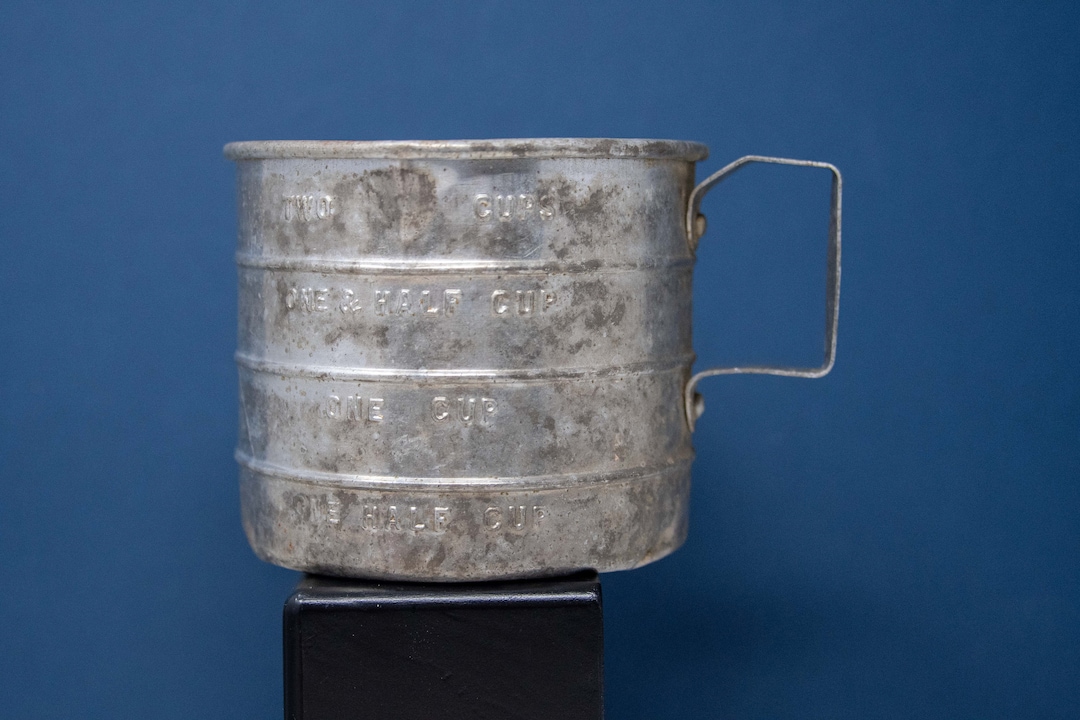 Vintage Aluminum Measuring Cup With Handle - Two Cup Measuring Cup ...