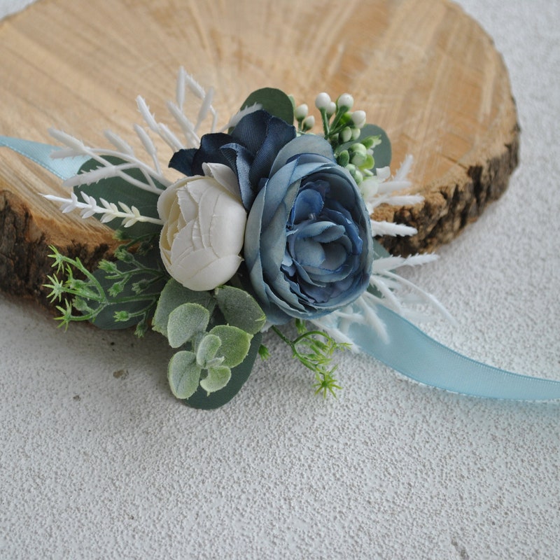 Winter Corsage - Etsy
