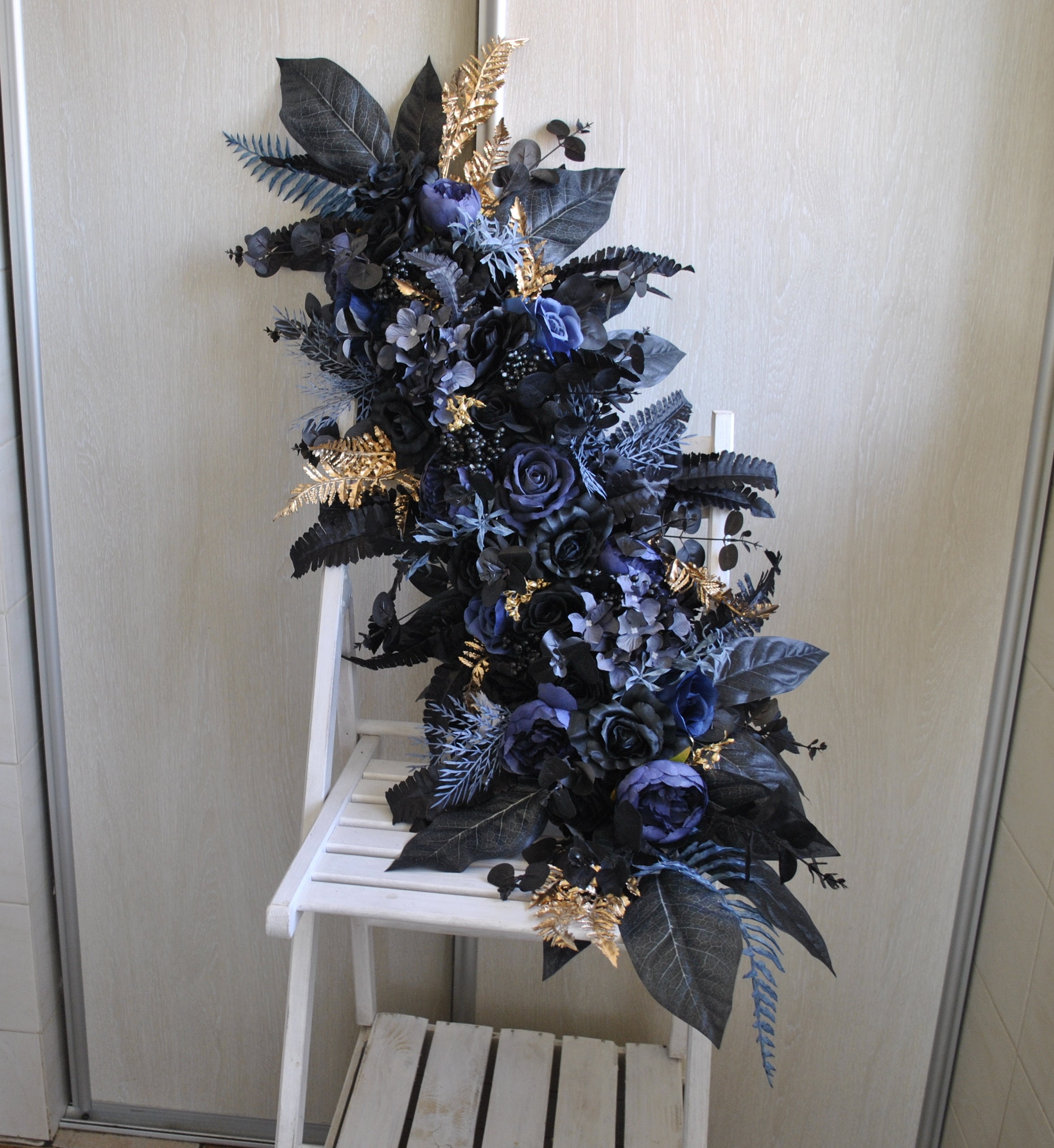 Black Wedding Arch Swag, Gothic Wedding Arch Flowers, Halloween Wedding ...