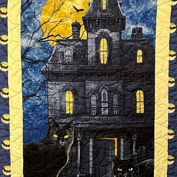 Haunted House Quilt - Etsy