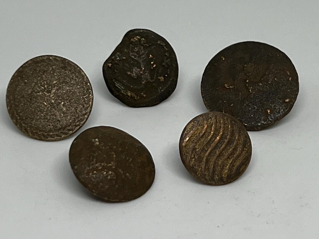 Small Lot of 1700s - 1800s Decorative Buttons Dug in New England - Etsy