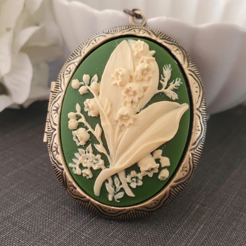 Green Cameo - Etsy