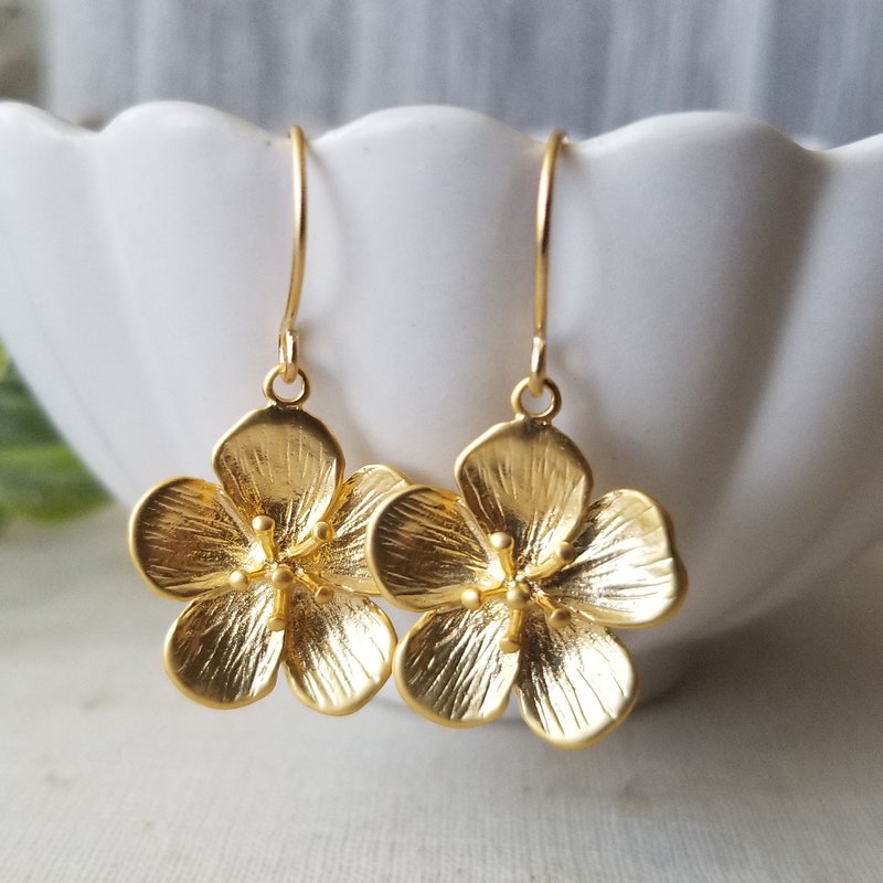 Large Gold Flower Earring - Etsy