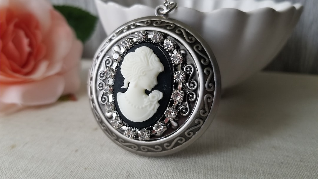 Vintage Style Cameo Locket in Antique Silver - Etsy