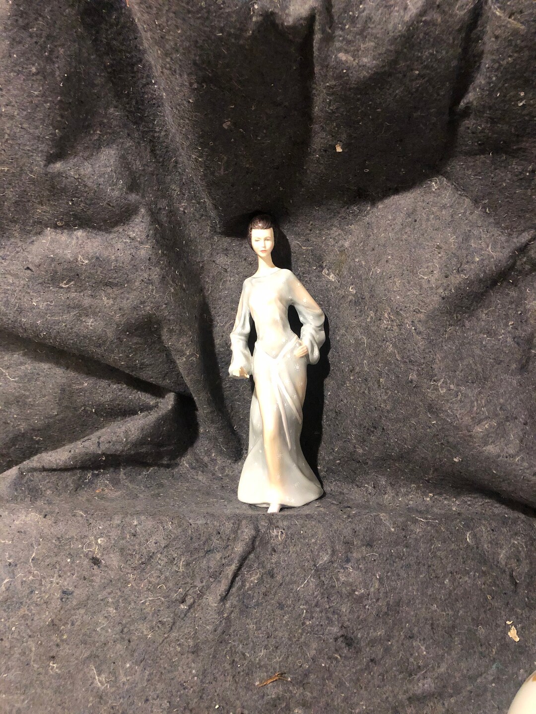 Royal Doulton "boudoir" Figurine H2542 - Etsy