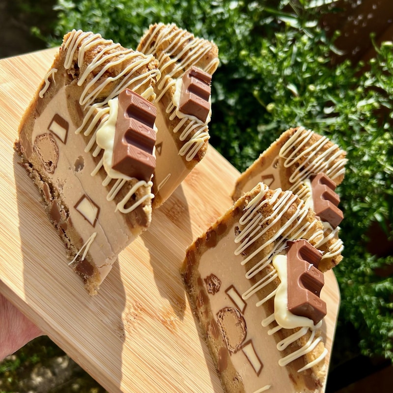 Kinder Bueno Cake - Etsy UK