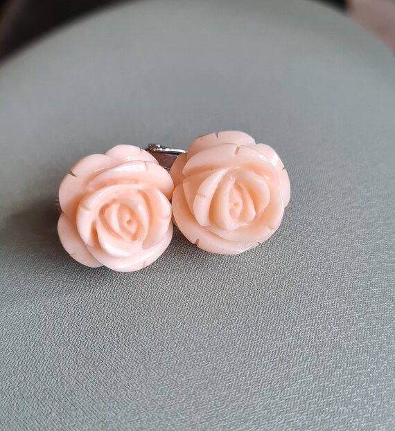 Vintage Japanese Pink Carved Momo Coral Flower Earrin… - Gem