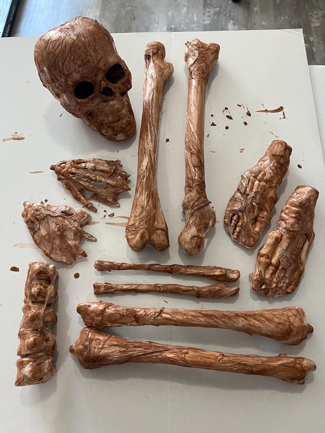 Bag of Bones - Set of 12 Mummified Plastic Bones - Halloween Indoor ...