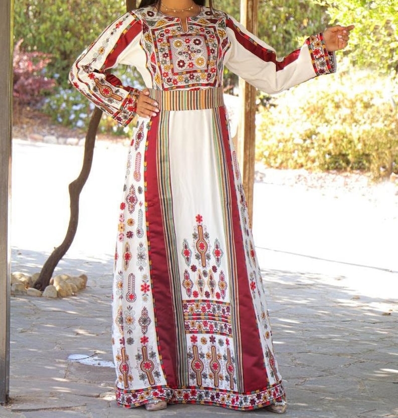 Palestinian Thobe Tatreez Embroidery Malaka White and Maroon - Etsy