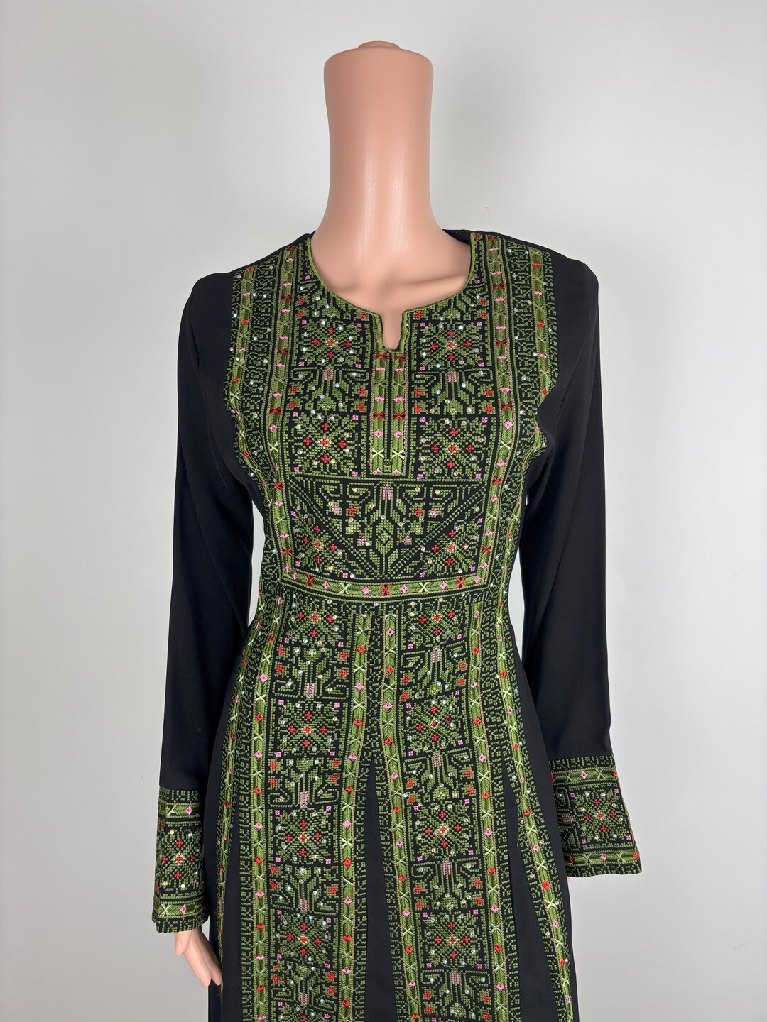 Palestinian Thobe Thob Embroidery Tatreez Green and Black Wide Strips ...