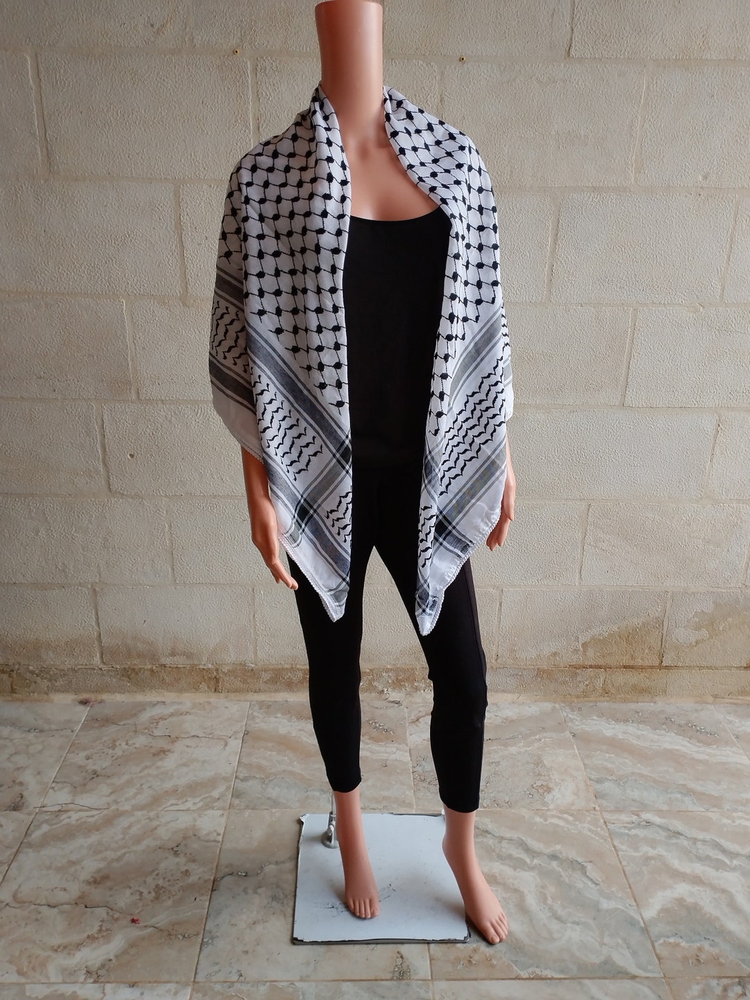 Palestinian Kufieh Black and White Hatta Arab Scarf Kuffiyeh Without ...