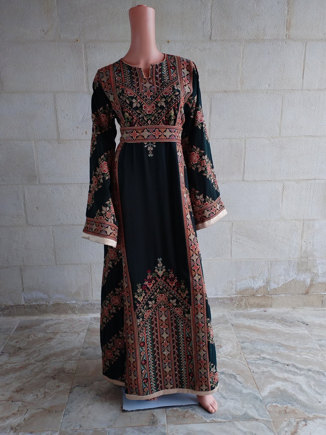 Palestinian Thobe Tatreez Dress Green and Beige Embroidery Connect - Etsy