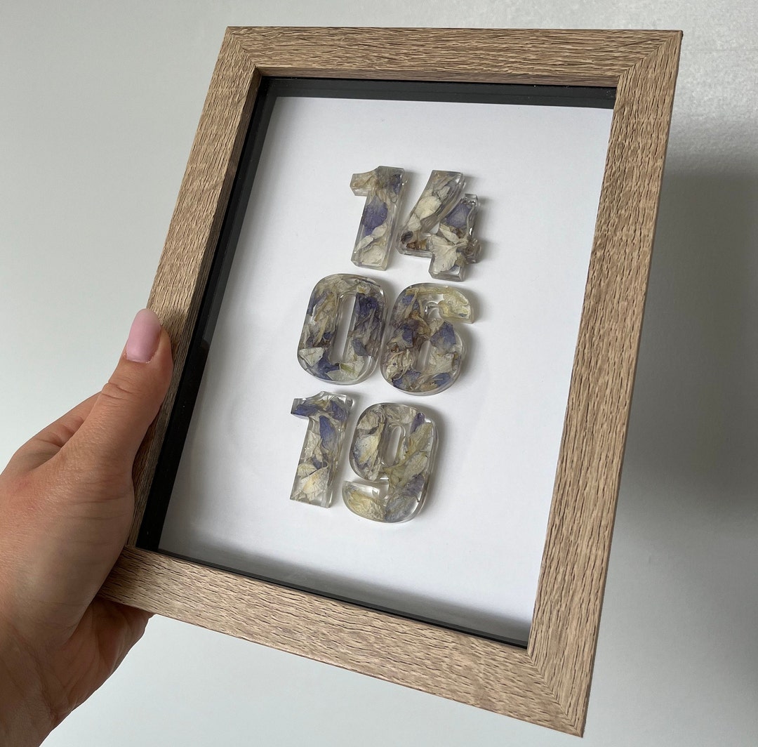 ANNIVERSARY DATE FRAME Resin Date Keepsake Couple Gift Idea Dried ...