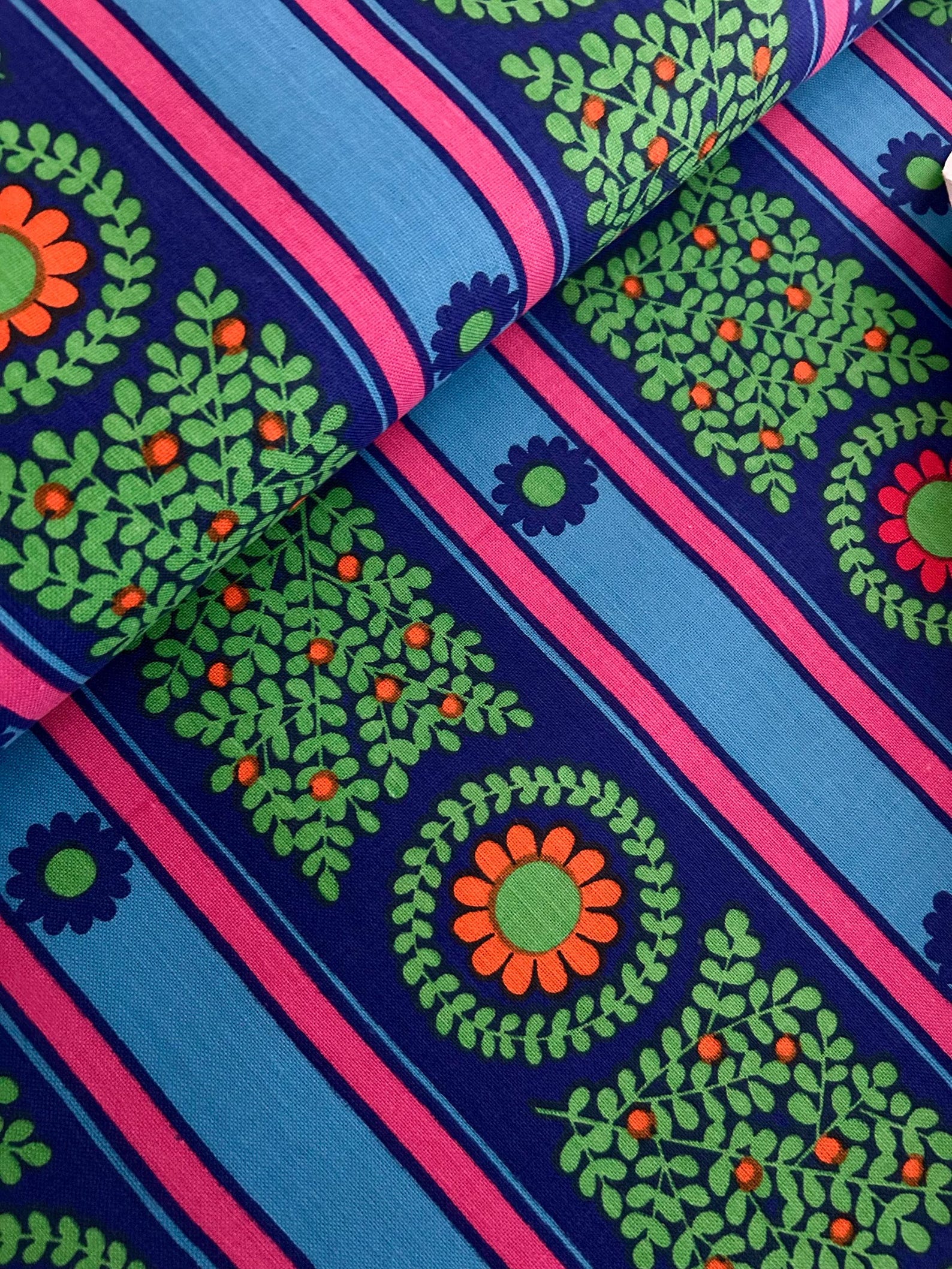 New Dead Stock 1970s Big Floral Fabric Yardage. Panton Eames Upholstery ...