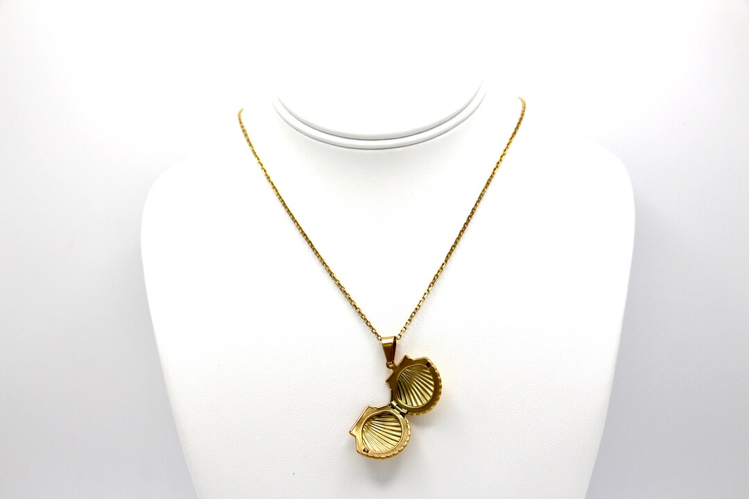 Simple Sea Shell Locket - Etsy