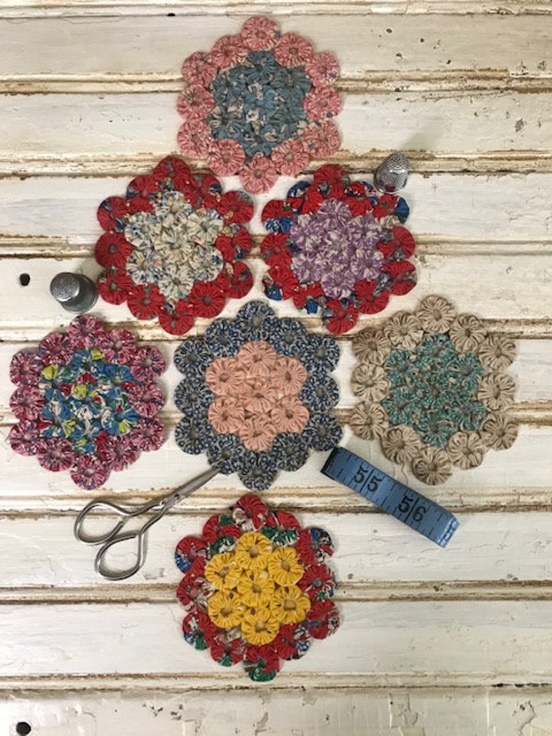 Vintage Handmade Yo Yo Quilt Block Lot Fabric Coasters Set of 7: Fabric ...