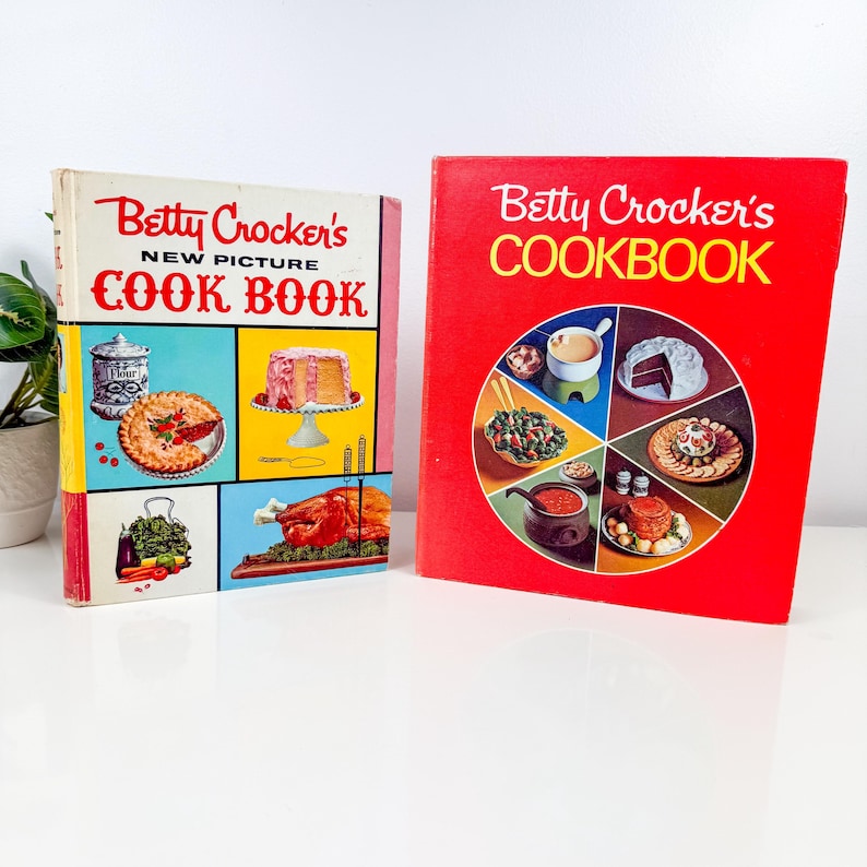 Vintage Betty Crocker Cookbook MCM Kitchen Decor, 1961 First Edition ...