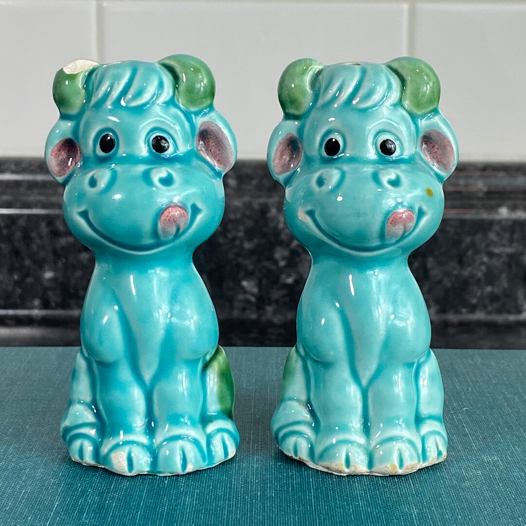 Vintage Retro Blue Cow Salt and Pepper Shakers Japan | Kitsch Cow ...