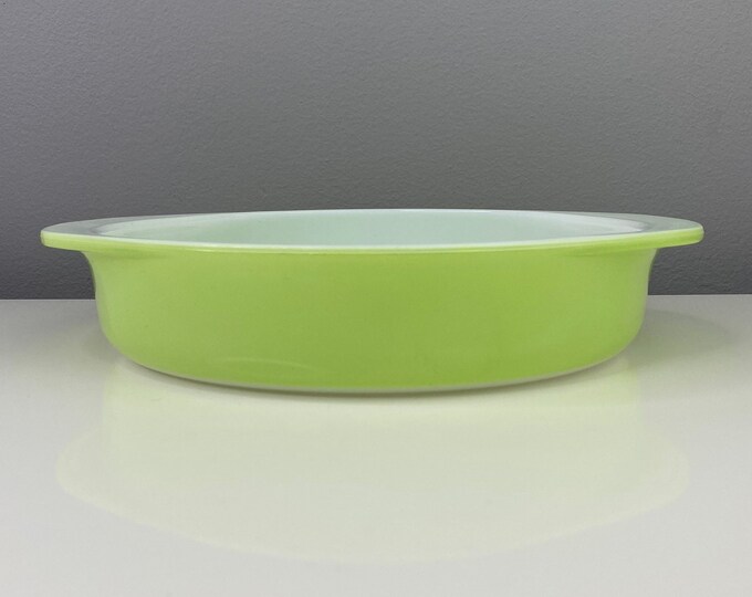 Vintage Pyrex Lime Green 221 Round Baker | Lime Green Pyrex | Small ...
