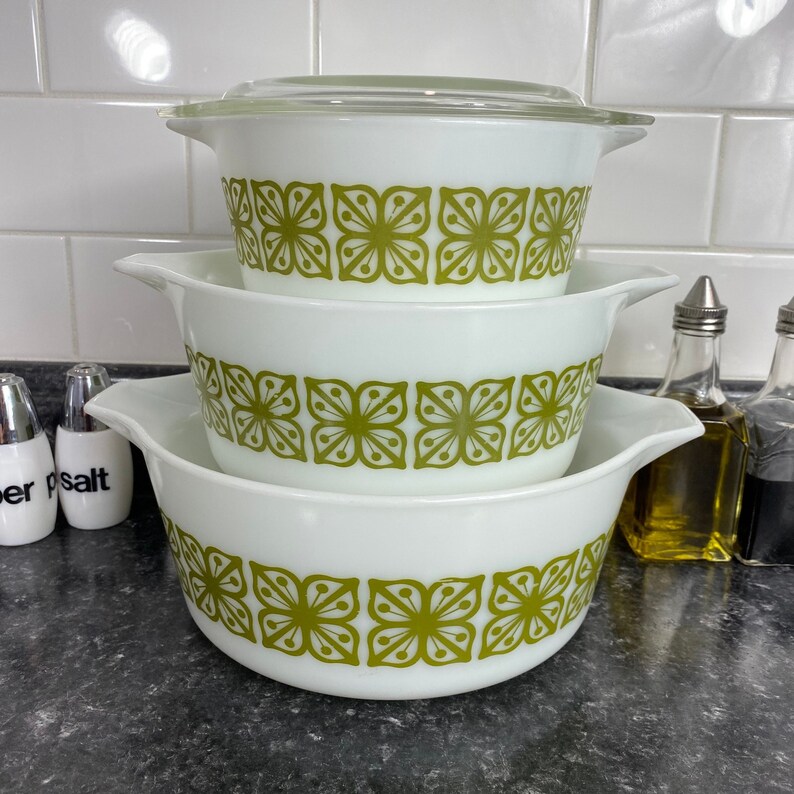 Vintage Pyrex 1960's Verde Square Flower 3 Pc. Round - Etsy