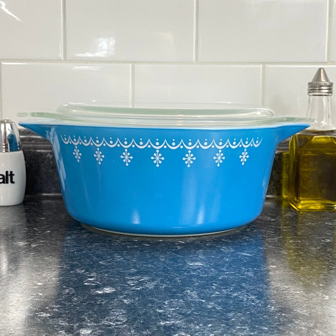 Pyrex Snowflake Blue Garland Round Casserole 475 W/lid 2 1/2 QT Vintage ...