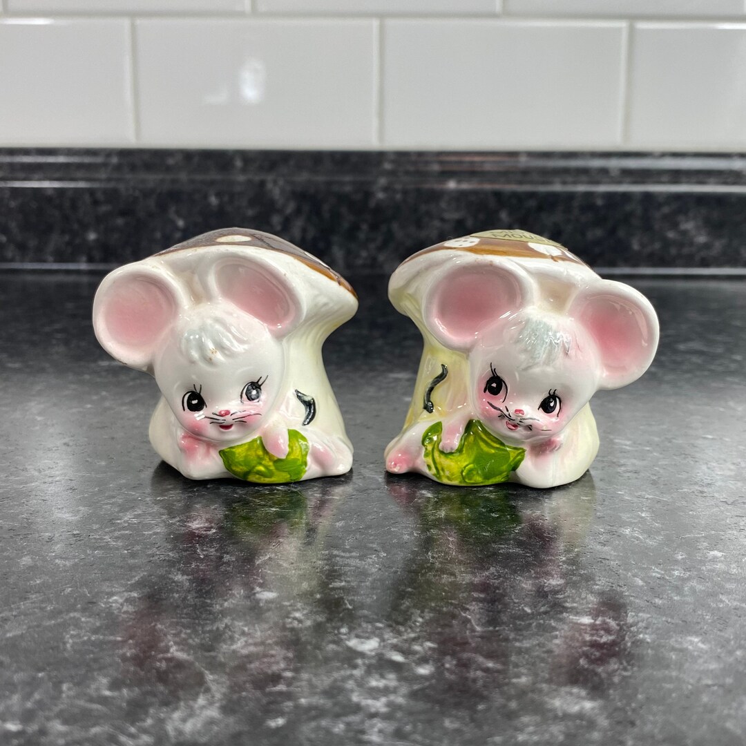 Vintage Enesco Missy Mouse Salt & Pepper Shakers: Kitsch Kitchen Decor ...