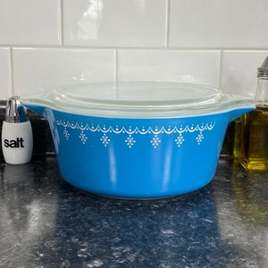 Pyrex Snowflake Blue Garland Round Casserole 475 W/lid 2 1/2 QT Vintage ...
