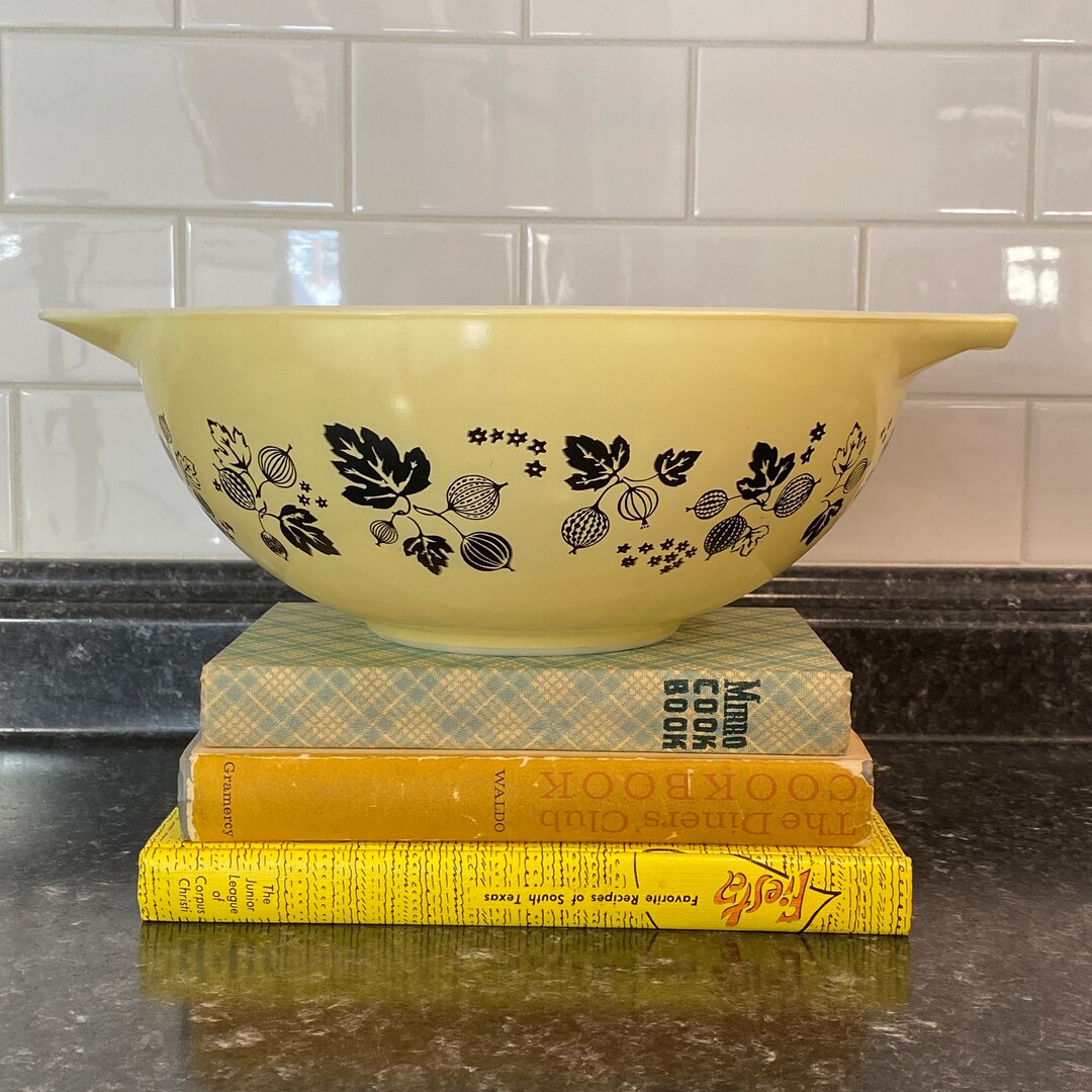 Vintage Pyrex Gooseberry Mixing Bowl 444 1950's Yellow - Etsy
