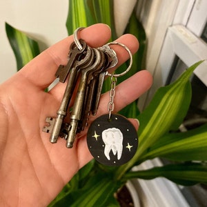 TOOTH KEYCHAIN, Macabre Accessories, Goth Gifts, Witchcore, Witchy ...