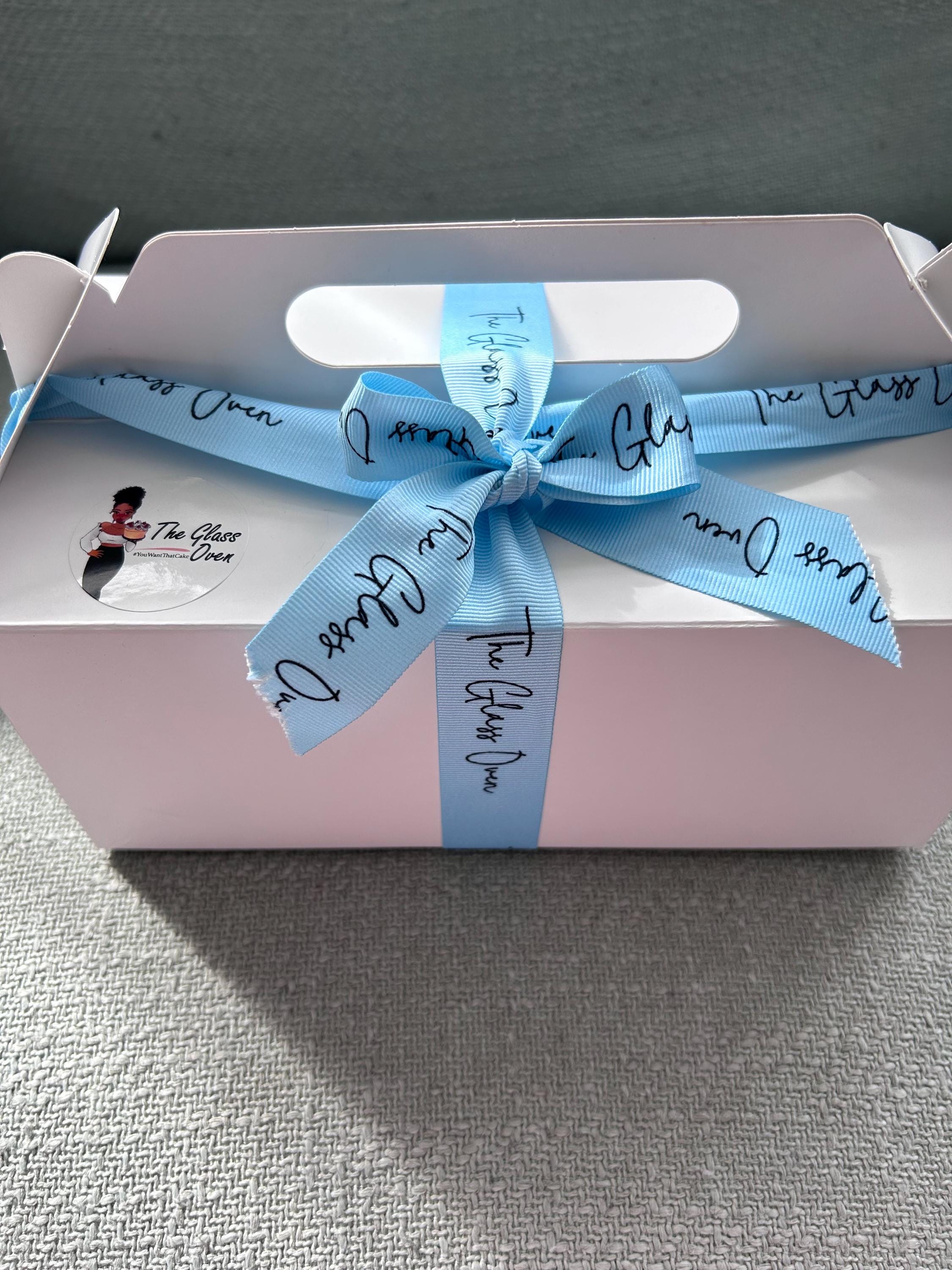 Box of 6 Cakes, Postal Treats/desserts. Baked Goods, Cake Sample Box ...