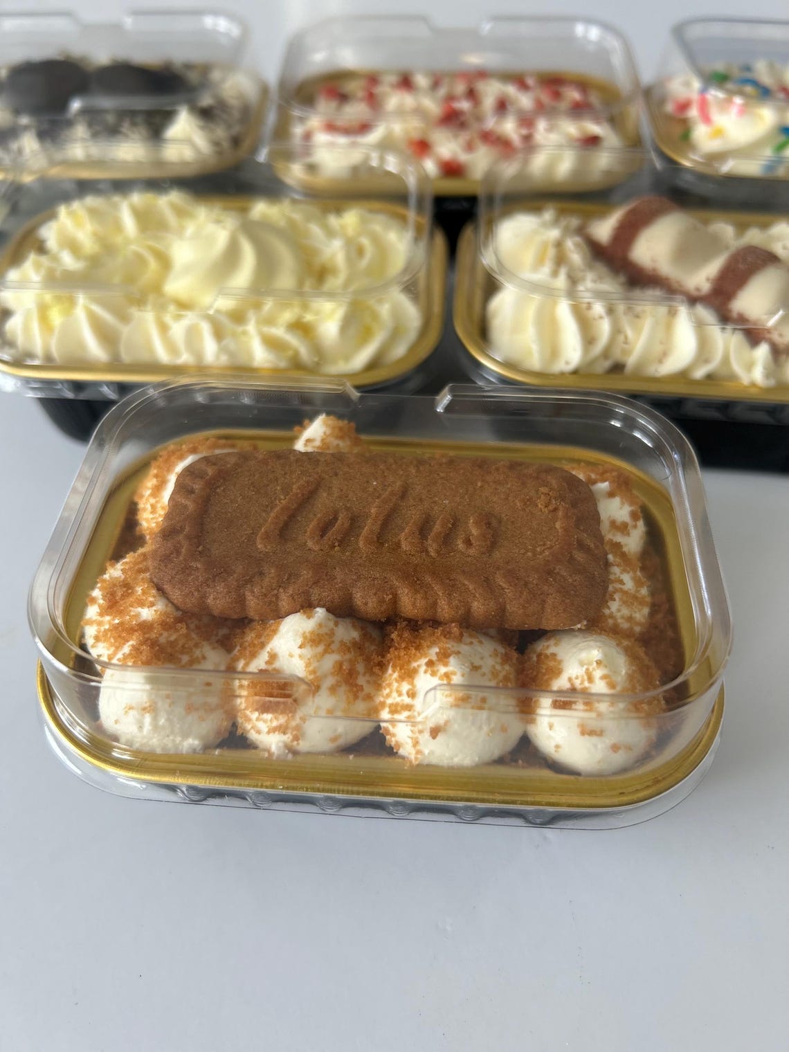 Box of 6 Cakes, Postal Treats/desserts. Baked Goods, Cake Sample Box ...