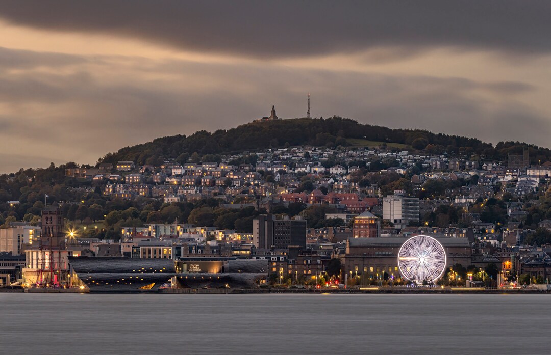 V&A Dundee/ferris Wheel/dundee Law, Scotland - A3, A2 or A1 Scottish ...