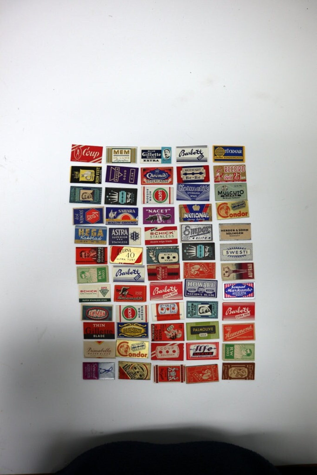 Collection of Antique & Vintage International Razor Blades From Various ...