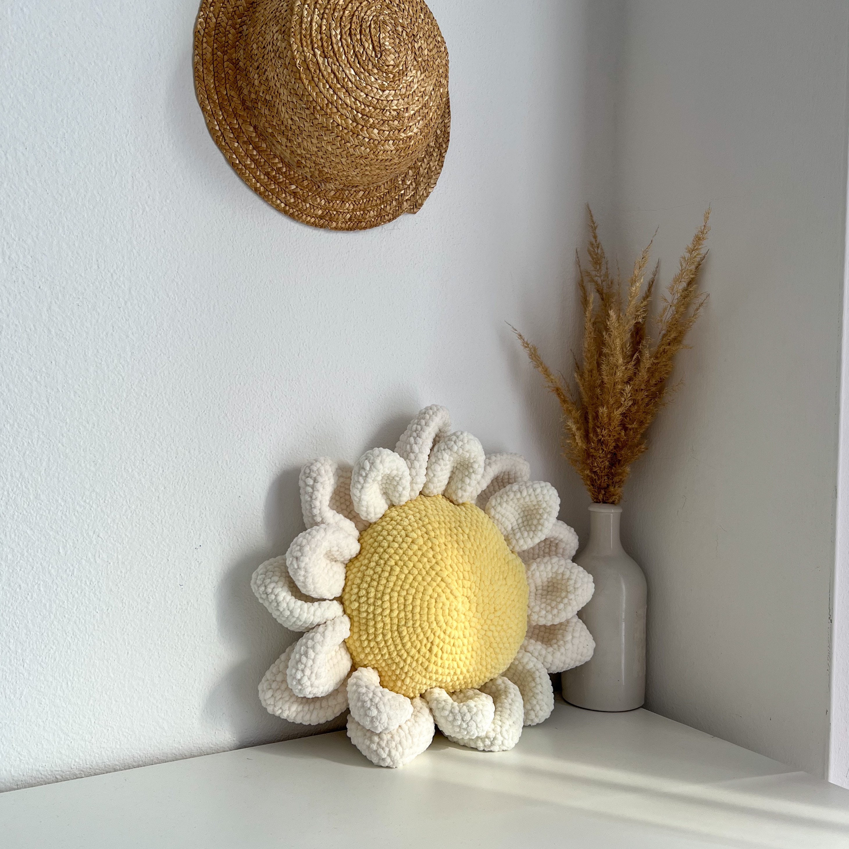 Crochet Pattern for a Large Daisy Pillow Easy Home - Etsy UK