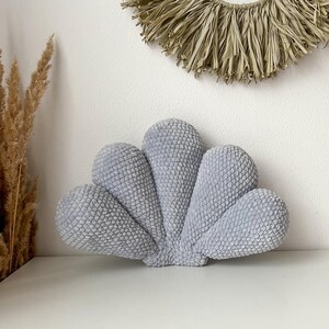 Crochet Pattern for a Shell-shaped Pillow, Fashionable Room Decoration ...