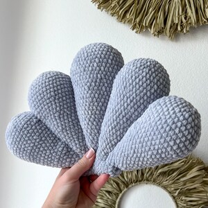 Crochet Pattern for a Shell-shaped Pillow, Fashionable Room Decoration ...