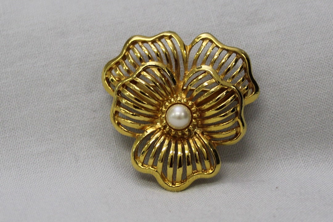 Floral Pin - Etsy