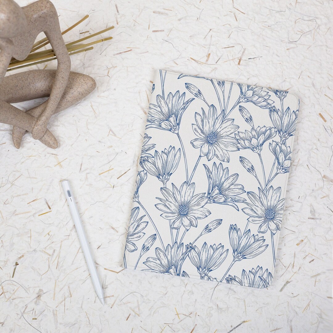 Blue Flower Minimalist iPad Case With Apple Pencil Holder Cover for ...